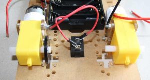 Voiture pilotée via bluetooth| Projets Arduino| Intermédiaire